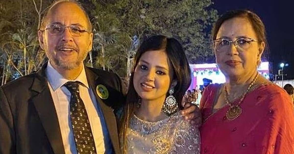 Ms Dhoni Family Photo